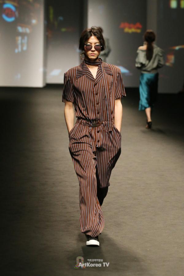 변그림 디자이너 NASTY HABIT 패션쇼 네이버 디자이너 윈도우(NAVER DESIGNER WINDOW) (2018SS 헤라 ...