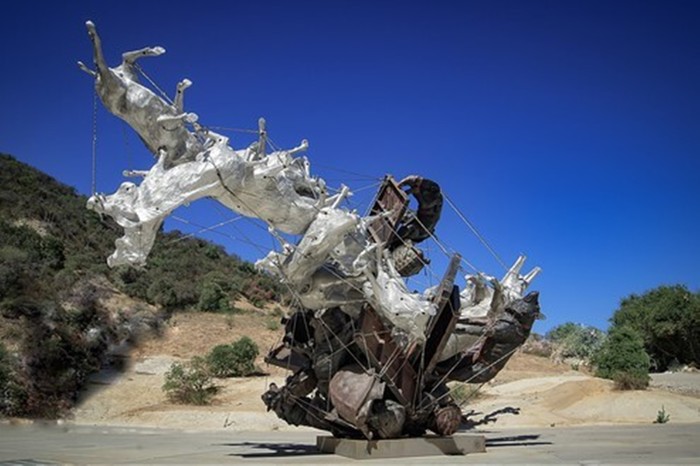 Nancy Rubins의 기념비적 예술 작품