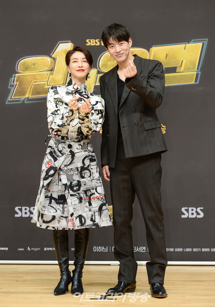 [AK화보] 이하늬-이상윤-진서연-이원근, "역대급 사이다 활극 기대하세요" (원 더 우먼)