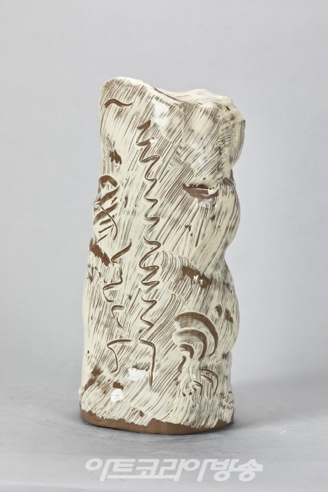 윤광조 개인전, 'YOON KWANG-CHO'