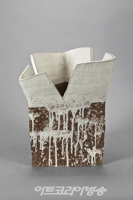 윤광조 개인전, 'YOON KWANG-CHO'