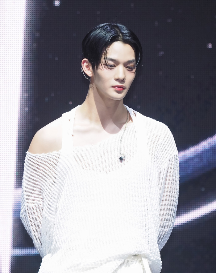 [AK포토] CIX 배진영, 남친 삼고 싶은 순백의 비주얼