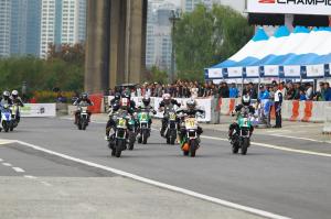 도심속 스쿠터레이스 '2015 KSRC 제3전 열려'